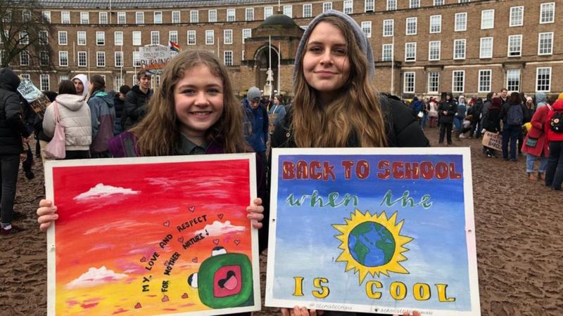 Greta Thunberg Bristol climate strike: 'The world is on fire' - BBC News