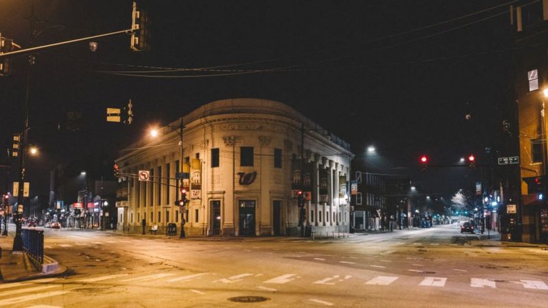 Coronavirus en EE.UU.: los entierros en una fosa común en Nueva York, la ciudad que tiene más ...