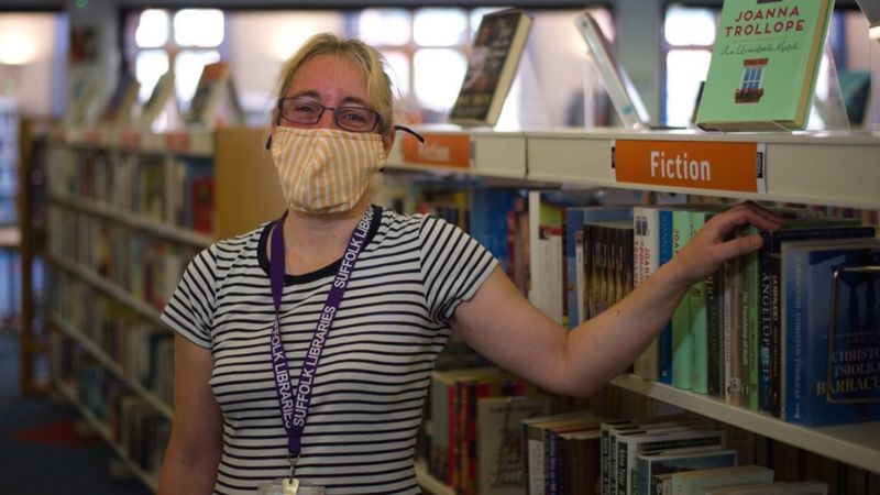 Coronavirus: How libraries provided a lifeline in lockdown - BBC News