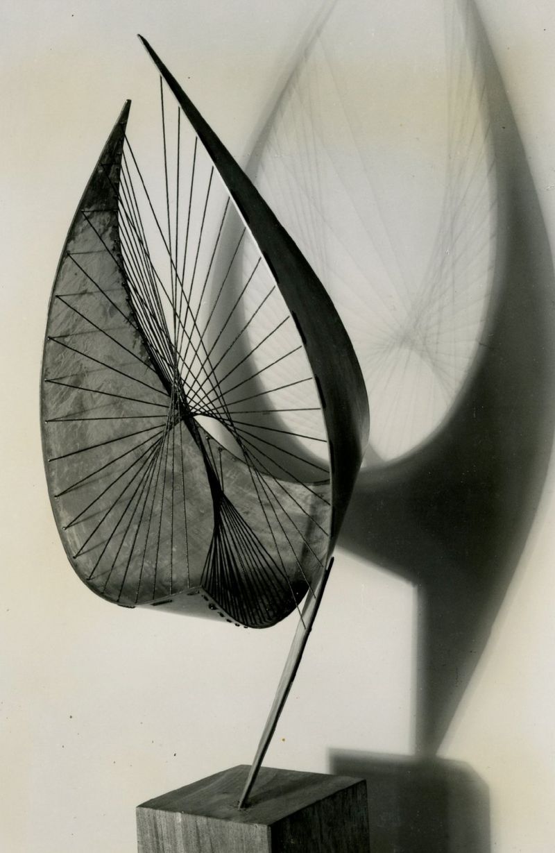 Hepworth sculpture among three works gifted to Wakefield gallery - BBC News