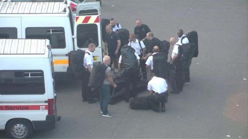 HMP The Mount disturbance: Riot staff sent to tackle violence - BBC News