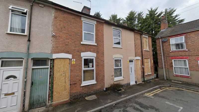 Plans for Stafford brownfield homes approved - BBC News