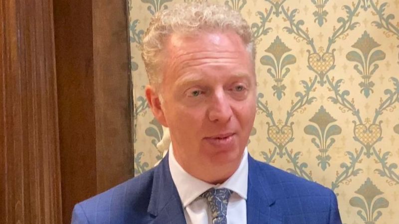 Isle of Man: Alfred Cannan elected new chief minister - BBC News