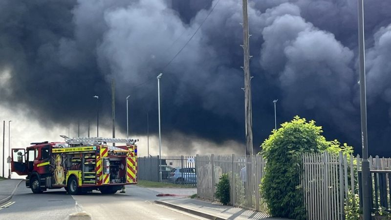 Woodville: Investigation due to start after large factory fire - BBC News
