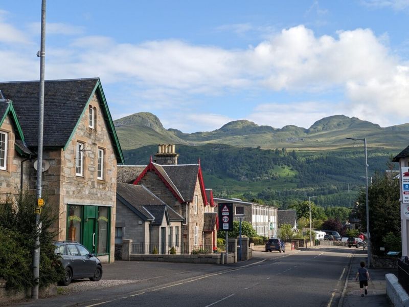 Couple selling Perthshire home due to Killin nursery cuts - BBC News