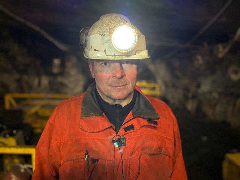 Svalbard: The race to save the fastest-warming place on Earth - BBC News