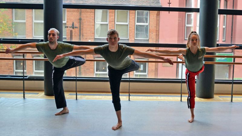 The soldier with a secret talent - ballet - BBC News