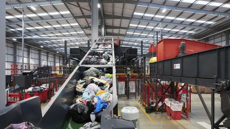 Salvation Army to recycle polyester clothes into pellets - BBC News