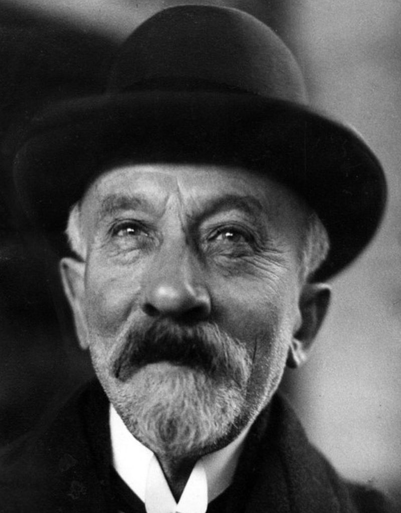 Georges Méliès' rare autobiography to be reprinted - BBC News