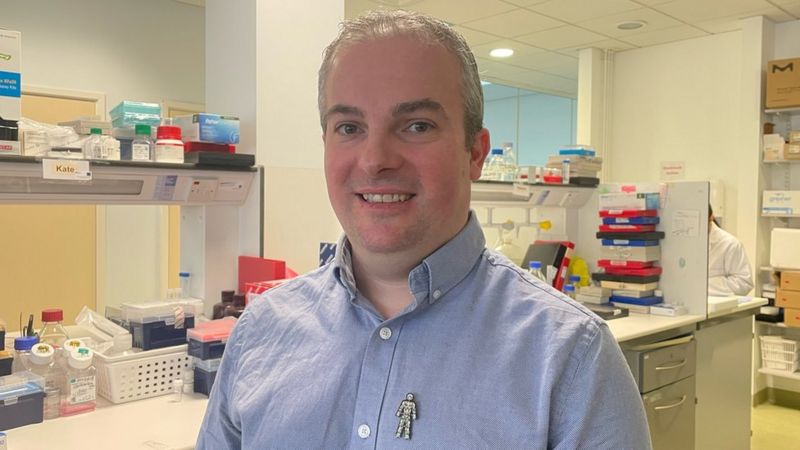 Cancer: New blood test could catch prostate cancer early - BBC News