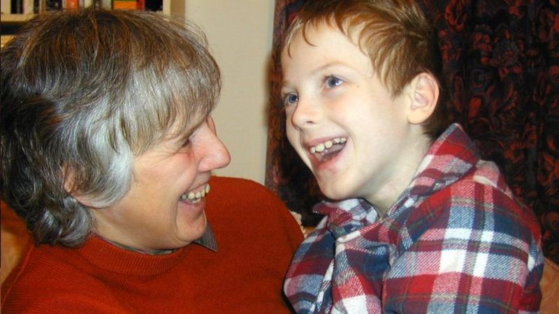 Chernobyl: The charities who help disaster children - BBC News