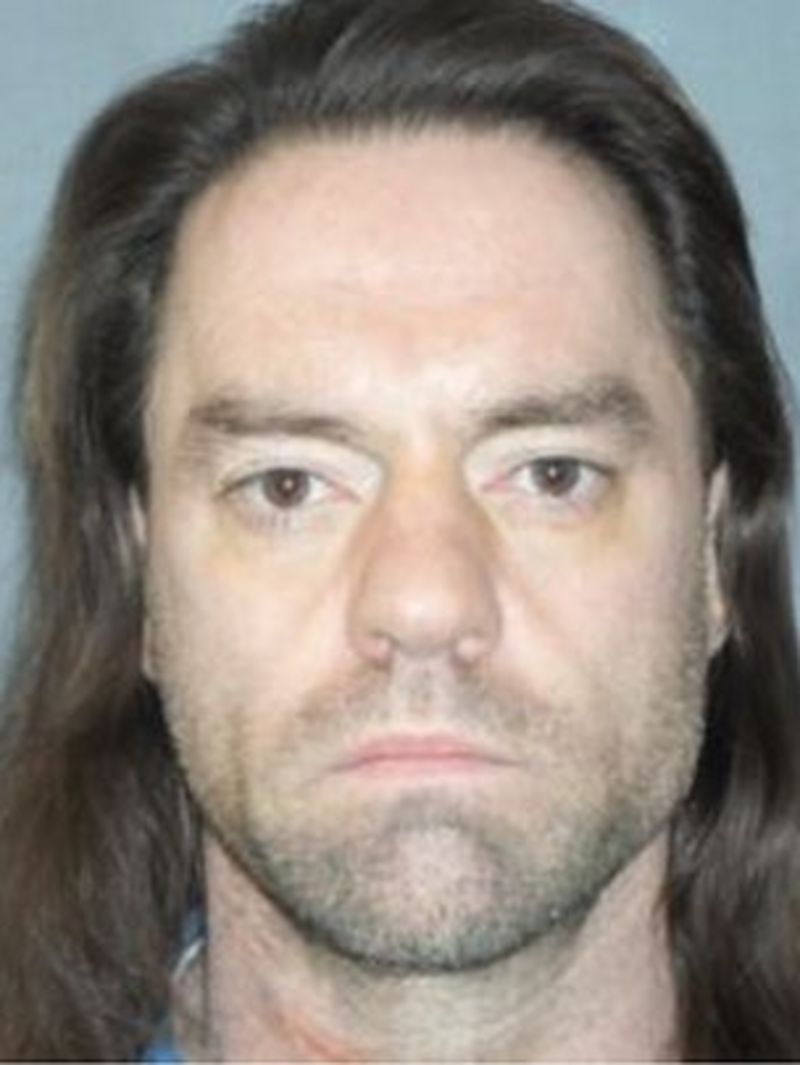 TV reporter spends retirement investigating brutal murder - BBC News