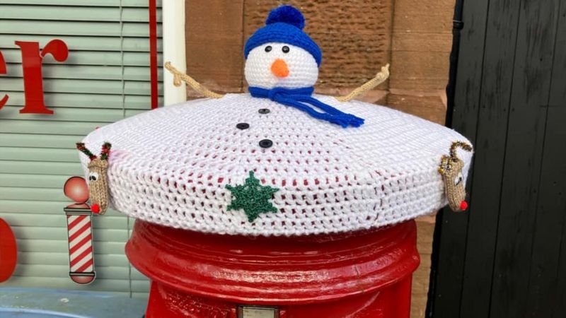 In pictures: Scotland's Christmas postbox toppers - BBC News