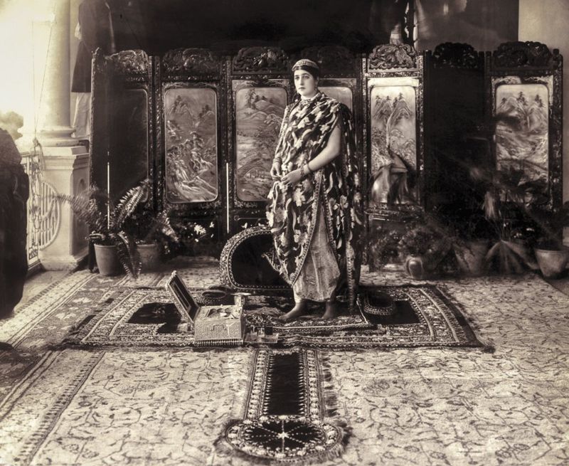 An intimate look at India's royal women - BBC News