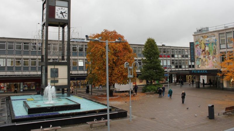 Stevenage Museum shows never seen before Queen photo - BBC News