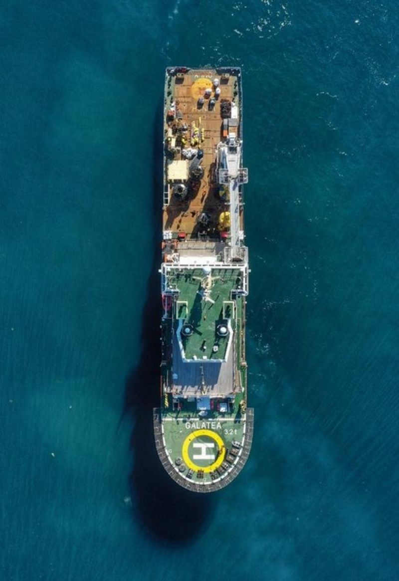 Lighthouse life: 'We are so lucky to be doing this job' - BBC News