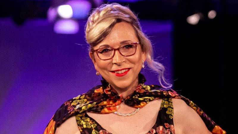 Leicestershire trans model cheered at London Fashion Week - BBC News