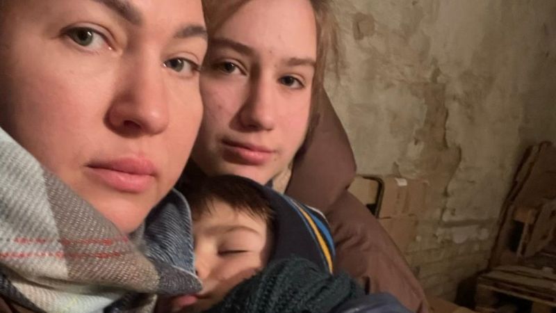 Russian patient offers to house Ukrainian doctor in Fairford - BBC News