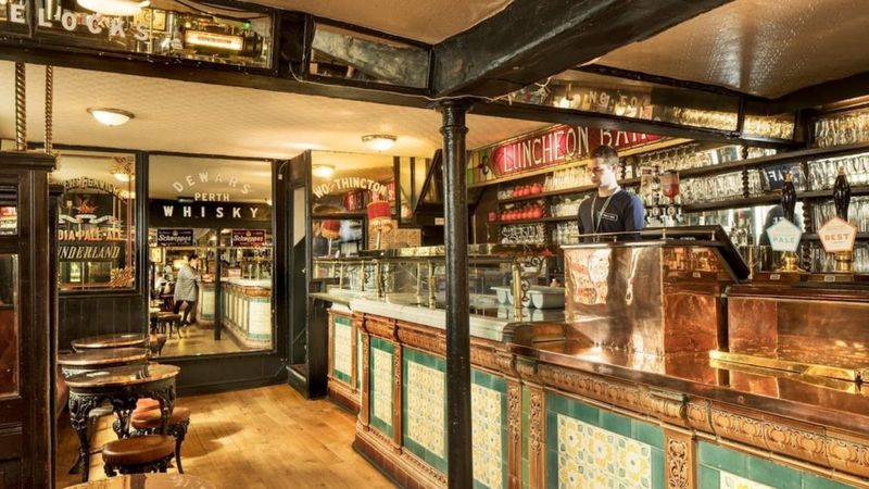 Historic English pubs recognised for their interiors - BBC News