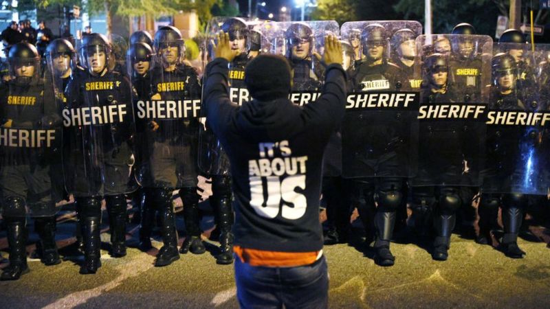 How US police training compares with the rest of the world - BBC News