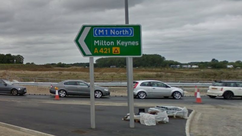 Milton Keynes A421: £28m road upgrade announced - BBC News