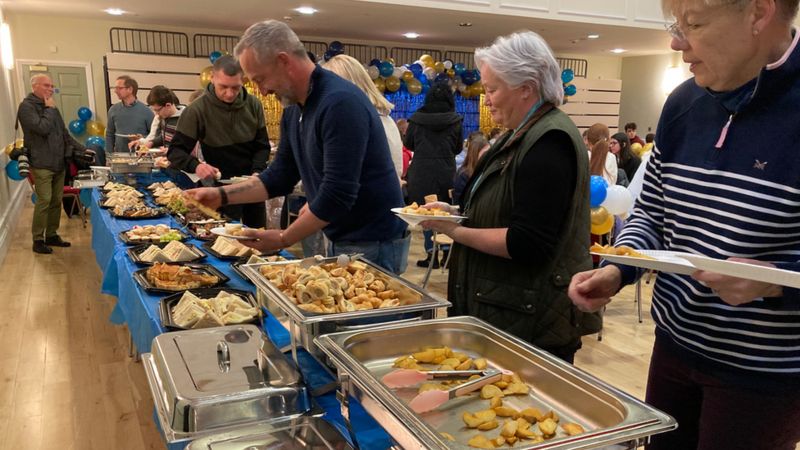 Ukrainian refugees in Dereham celebrate Orthodox Christmas in UK - BBC News