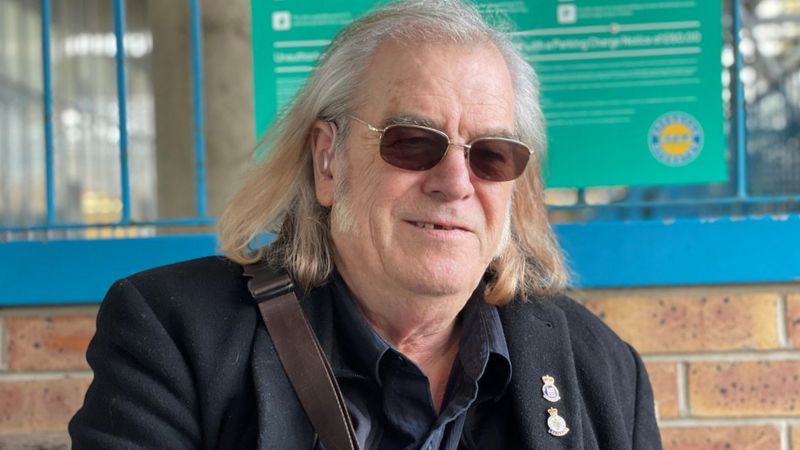 Wycombe Hospital tower scaffolding to come down within weeks - BBC News