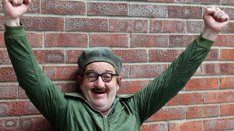 Cwis Mawr C'mon Midffîld - BBC Cymru Fyw