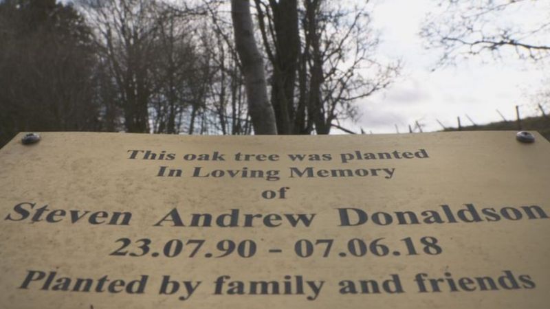 Steven Donaldson murder: Three jailed for killing oil worker - BBC News