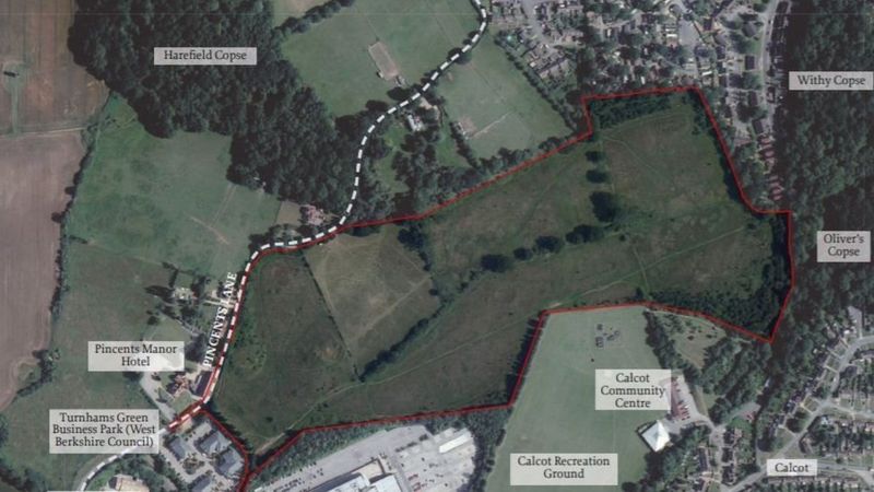 Hundreds object to Tilehurst housing estate plan - BBC News