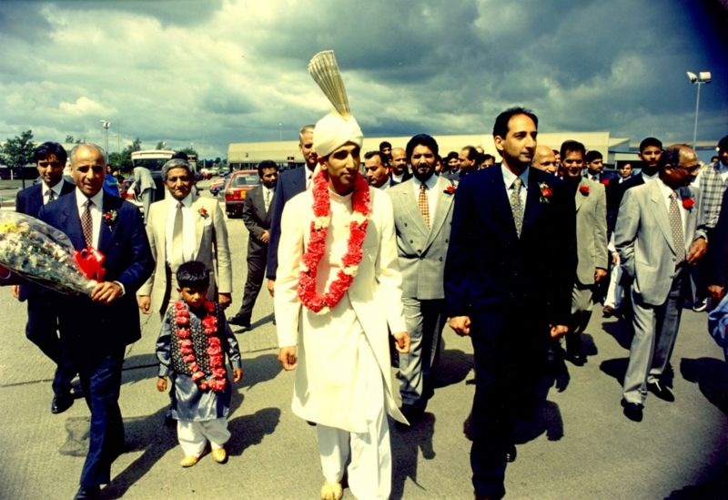 In pictures: South Asian culture in Scotland over 30 years - BBC News