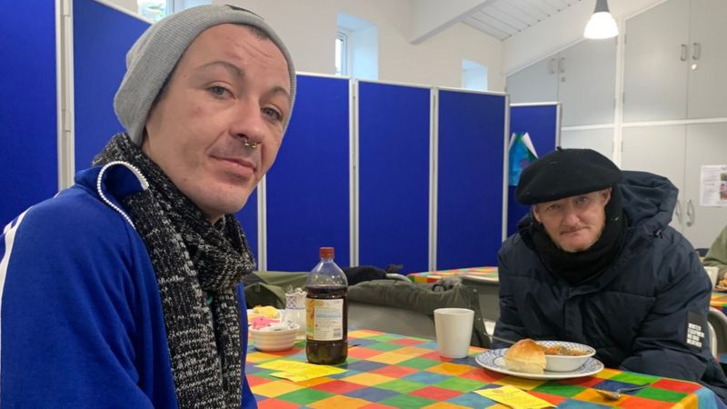 Man living in Cornish layby due to housing crisis - BBC News