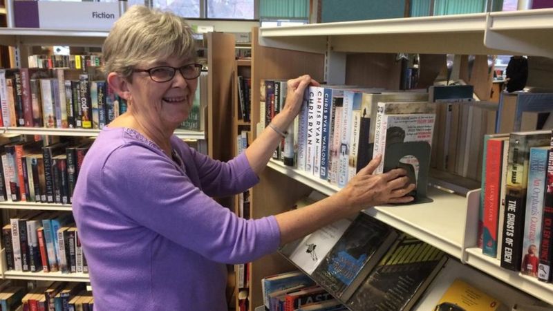 Dunstable's 'not fit for purpose' library to close - BBC News