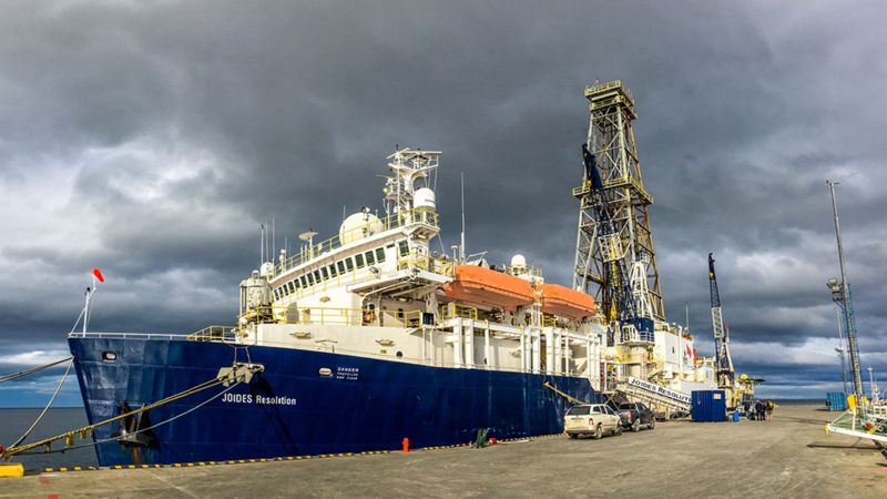 Climate change: Drilling in 'Iceberg Alley' - BBC News