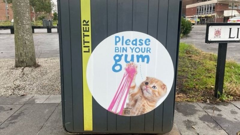 Work starts to clean up chewing gum on Stoke-on-Trent streets - BBC News