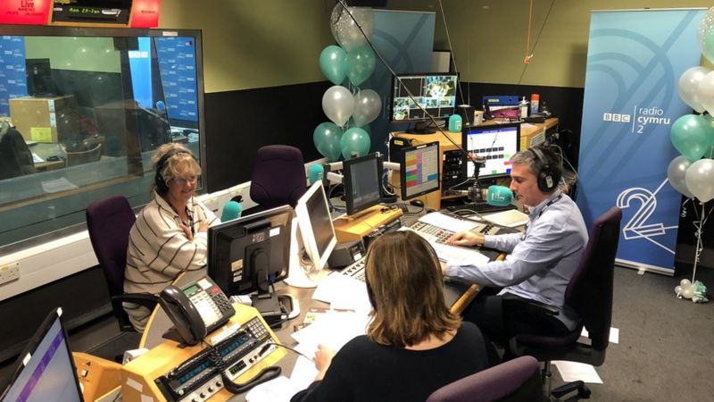 BBC launches new Welsh language Radio Cymru 2 station - BBC News