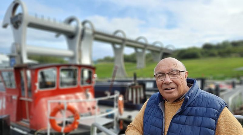 How the Falkirk Wheel revived Scotland's canals - BBC News
