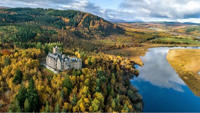Barrister buys 'haunted' Carbisdale Castle - BBC News