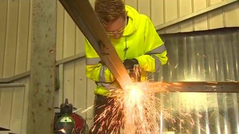 Scottish Engineering review shows 'unexpected optimism' - BBC News