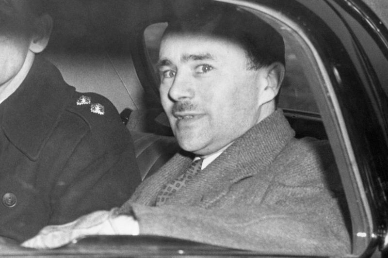 Madame Tussauds: The forgotten killers who were forged in wax - BBC News