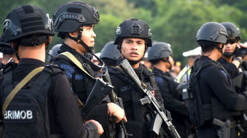 Brimob tembak Brimob: Polri diminta perketat pengawasan senjata - BBC ...