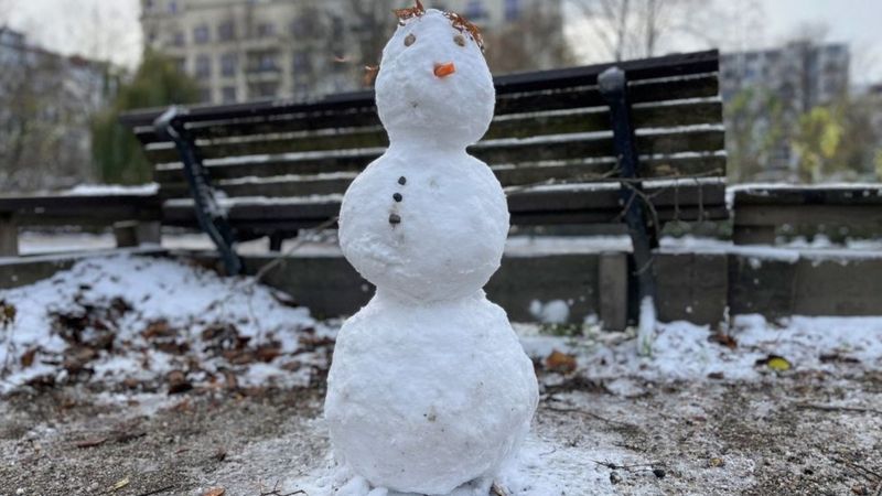 Cold snap and snowy weather across UK and Europe in pictures - BBC ...