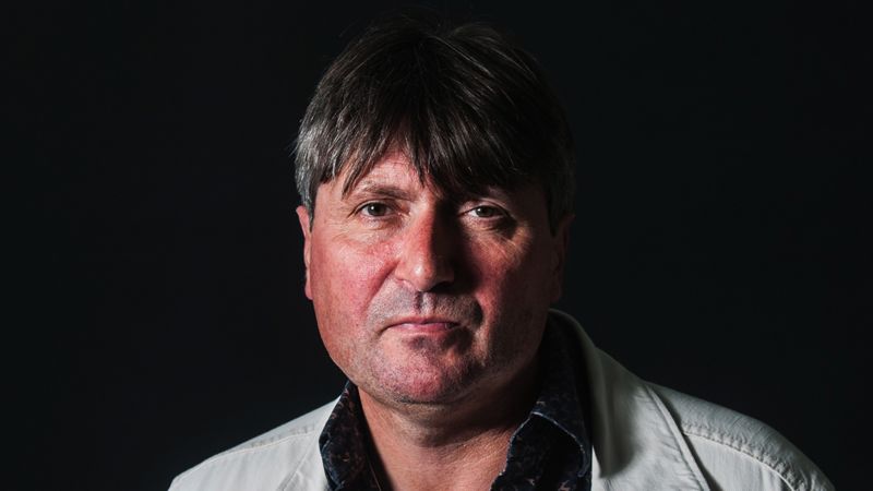 Poet laureate Simon Armitage launches award for nature poems - BBC News