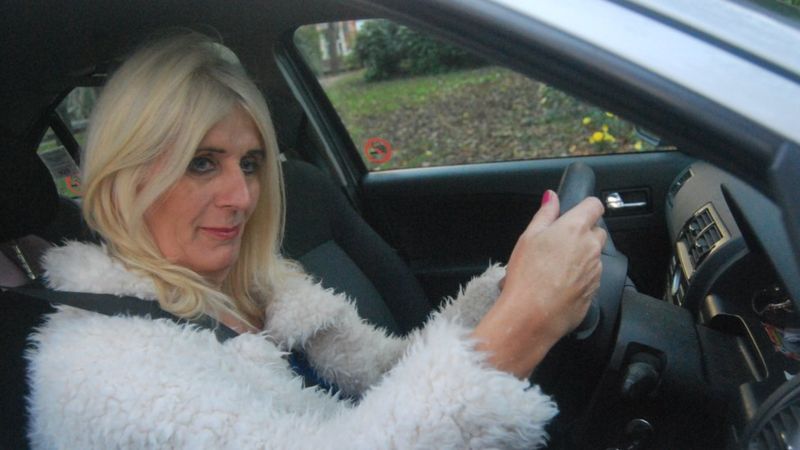 Melissa Ede death: Fiancée 'tried saving' Hull lottery winner - BBC News