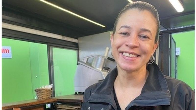 Covid pandemic: Four in 10 Londoners switch to hybrid work - data - BBC ...