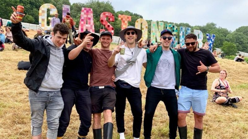 Glastonbury Festival wedding celebration 'really special' - BBC News