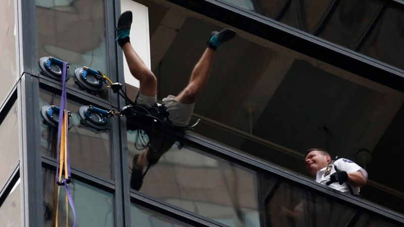 New York police arrest man trying to climb Trump Tower - BBC News