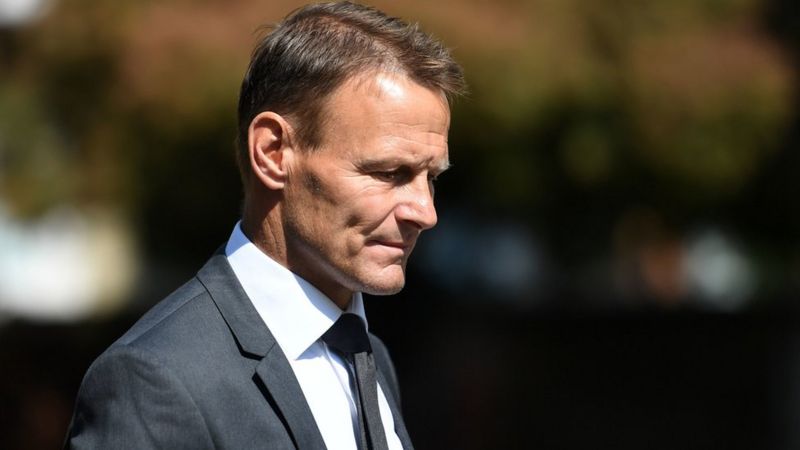 Justin Edinburgh: Footballers pay respects at memorial service - BBC News