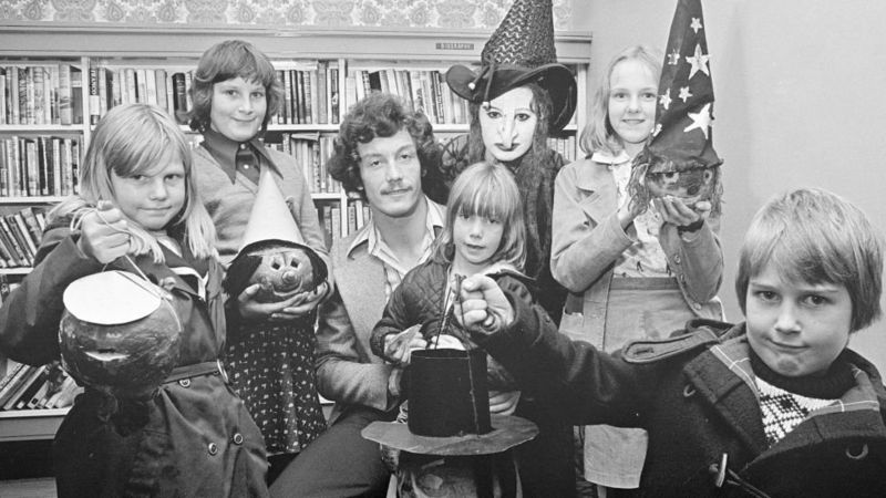 Trick or treat? A brief history of Halloween traditions - BBC Newsround