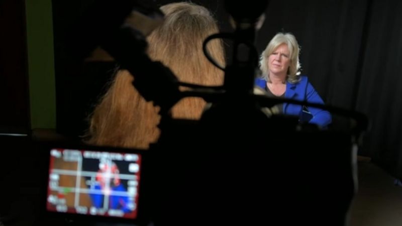 'I'm not going to let romance fraudster beat me' - BBC News